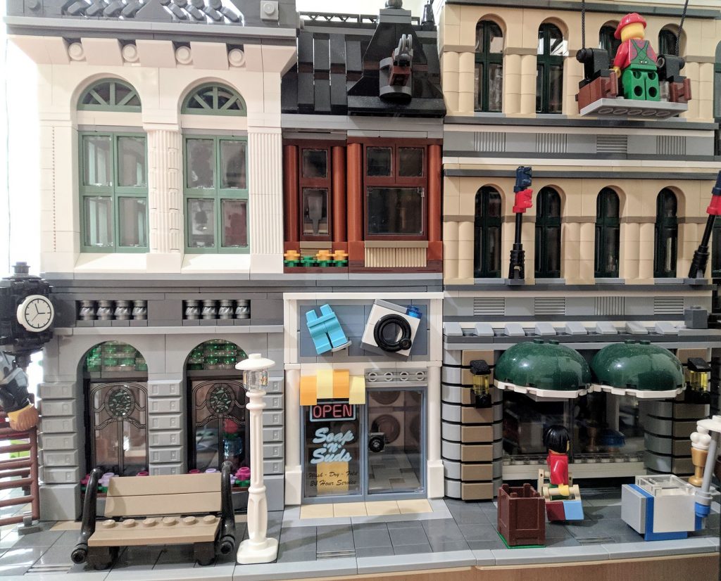 LEGO Creator Expert Set İncelemesi: 10251 BRICK BANK - Videolu - Gofret ...